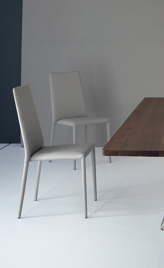 Eral: classic high back chairs | Bonaldo