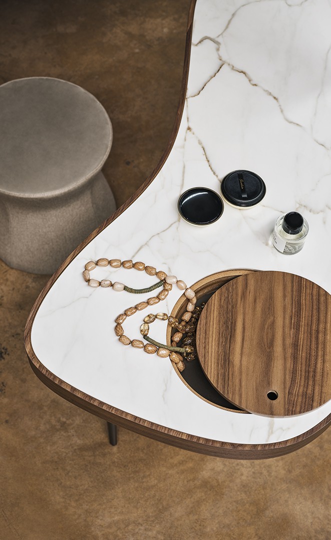 Venus: modern makeup vanity | Bonaldo